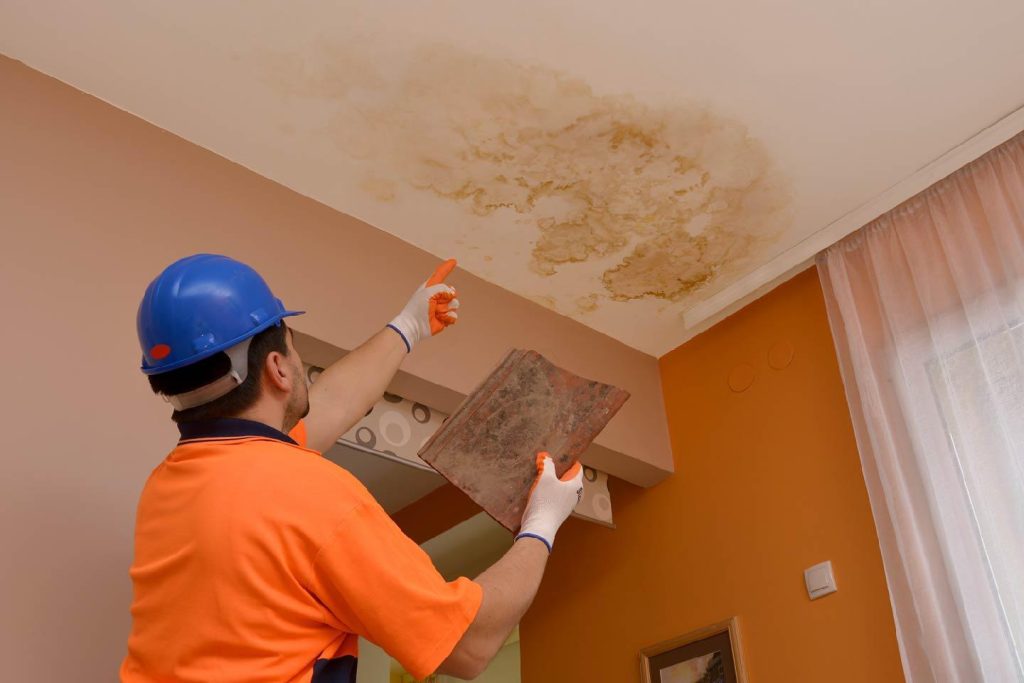 A Quick Guide to Fixing Water Leakage in Your Wall | Wci Bay Homes